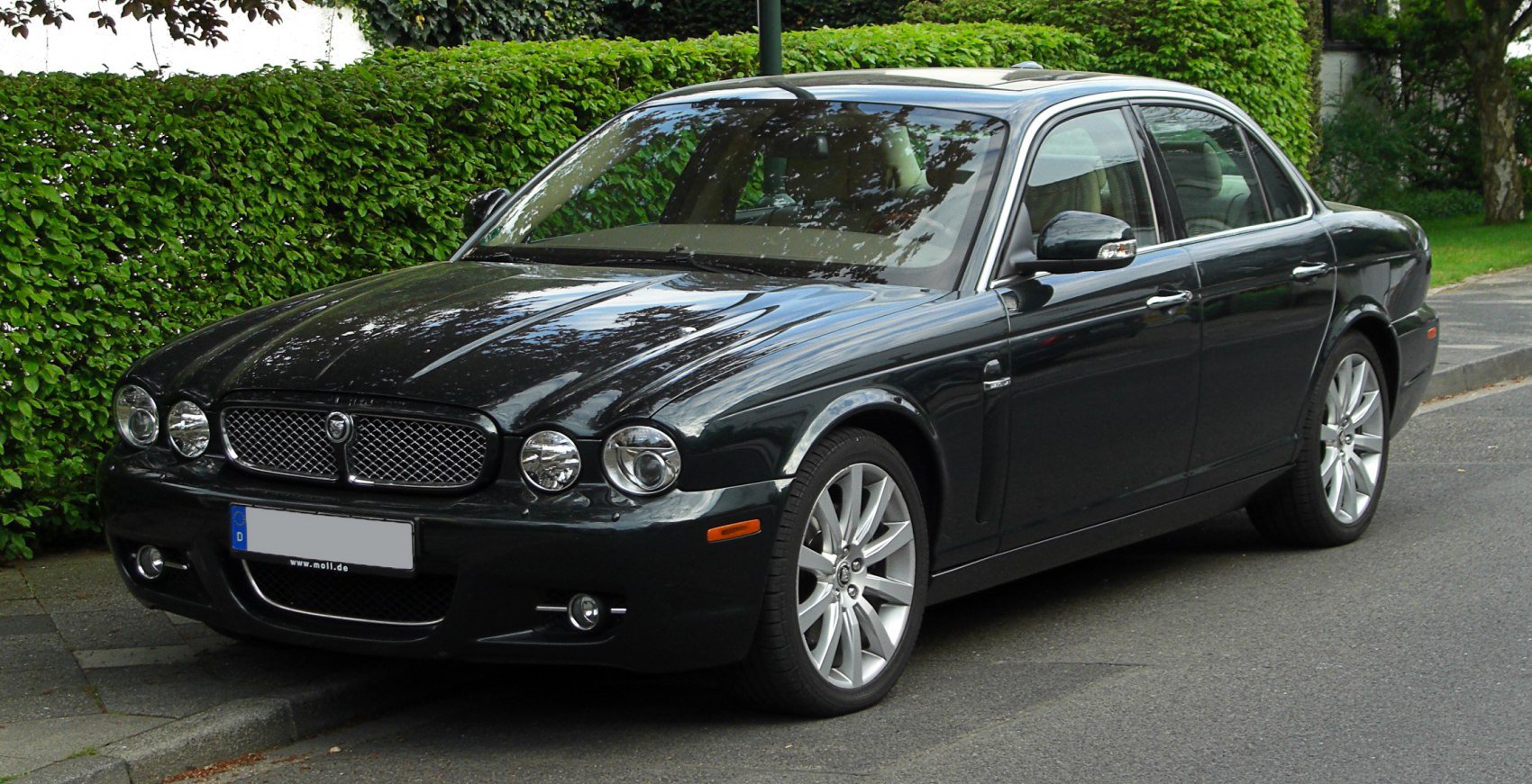 Jaguar XJ (X358) XJ8 4.2 V8 (298 Hp) Automatic